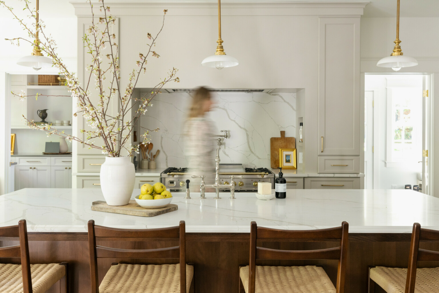 A CLOSER LOOKS: THE KITCHEN AT WOODVALE MANOR - Manor Design