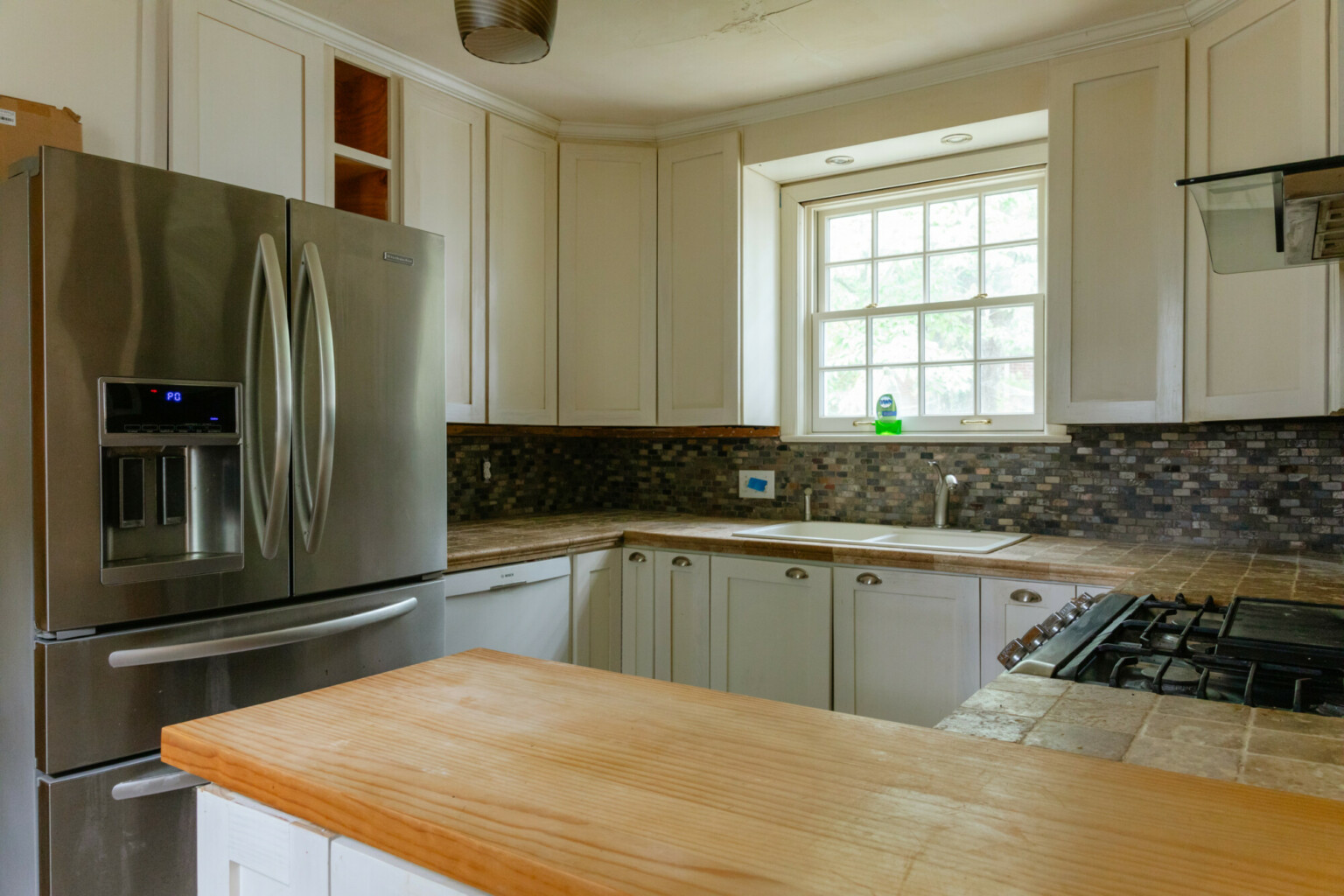 ROOM SPOTLIGHT: THE KITCHEN AT THE MANOR COTTAGE - Manor Design